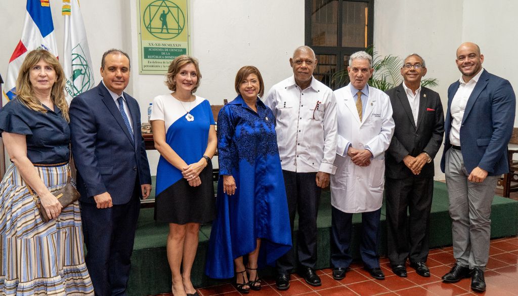 Académicos resaltaron legado del Dr. Sergio Bencosme en conferencia